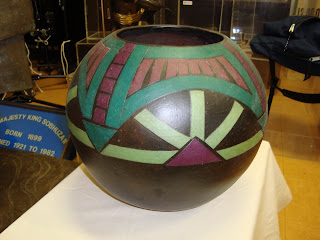 Swaziland: Animals, Plants and People: Modern and Old Swazi Clay Pots